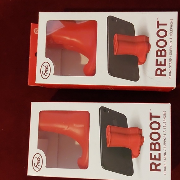 Fred | Cell Phones & Accessories | Two Reboot By Fred Phone Stands Will ...